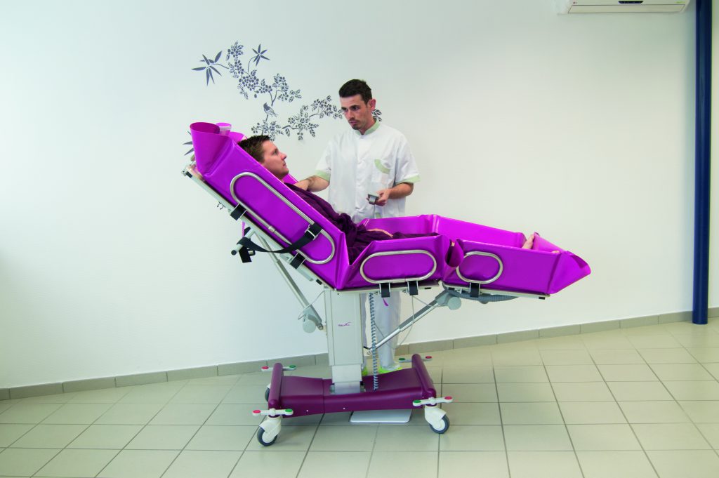 Iris™ variable height profiling shower table - Reval Group