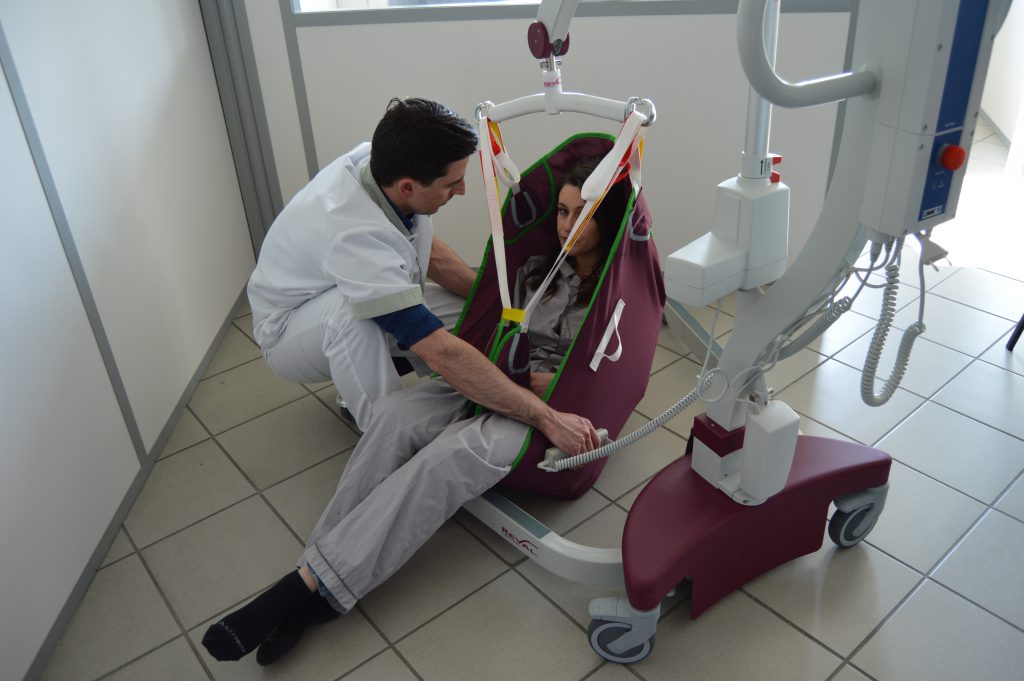 VIVO Powered Mobile Hoist - Reval Group