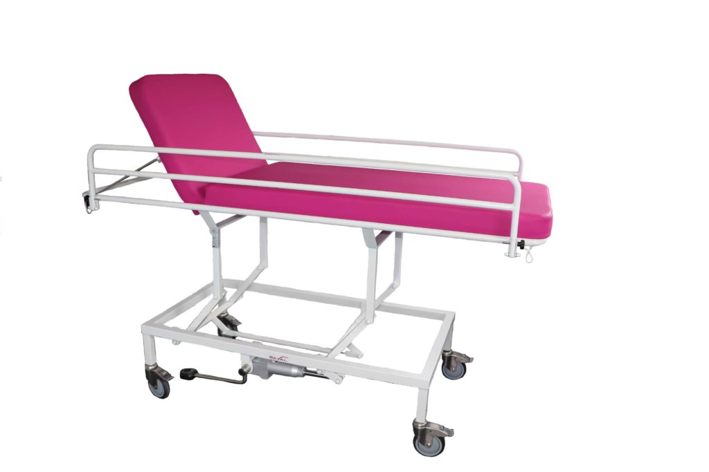 Height-adjustable shower stretcher - Reval Group