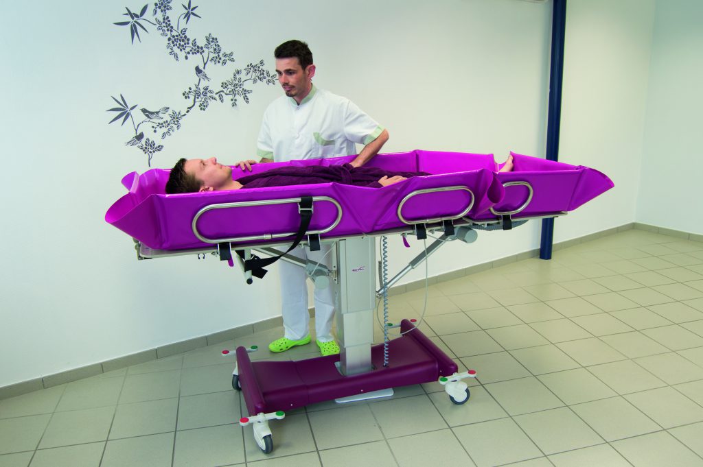 Iris™ variable height profiling shower table - Reval Group