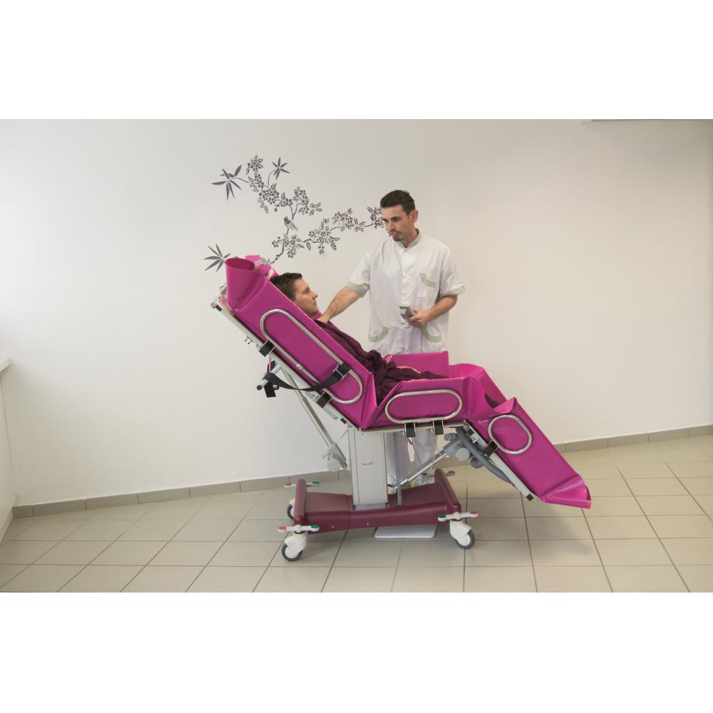 Iris™ variable height profiling shower table - Reval Group